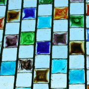 Simple ideas for decorating with glass